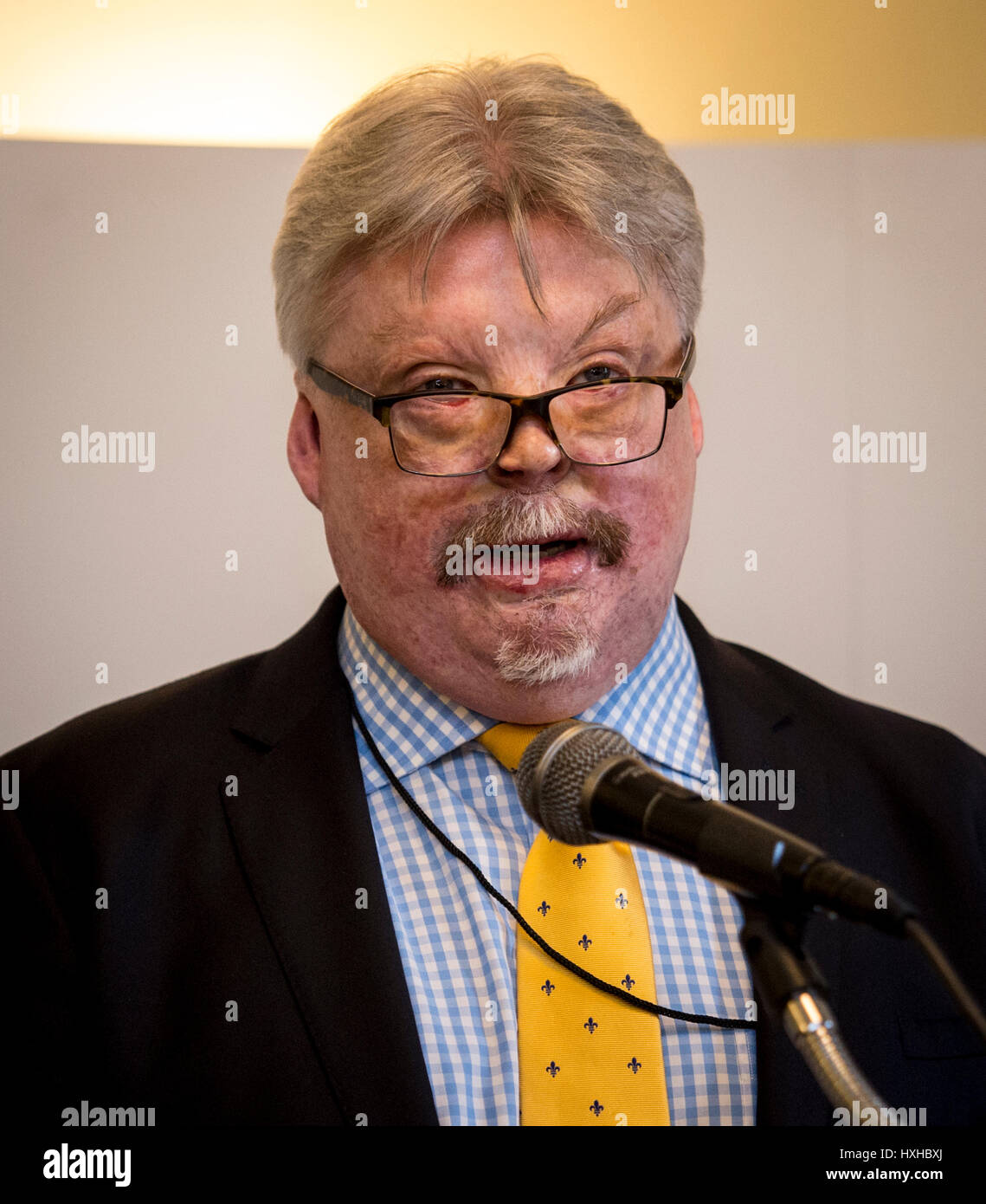 Simon weston hi-res stock photography and images - Alamy