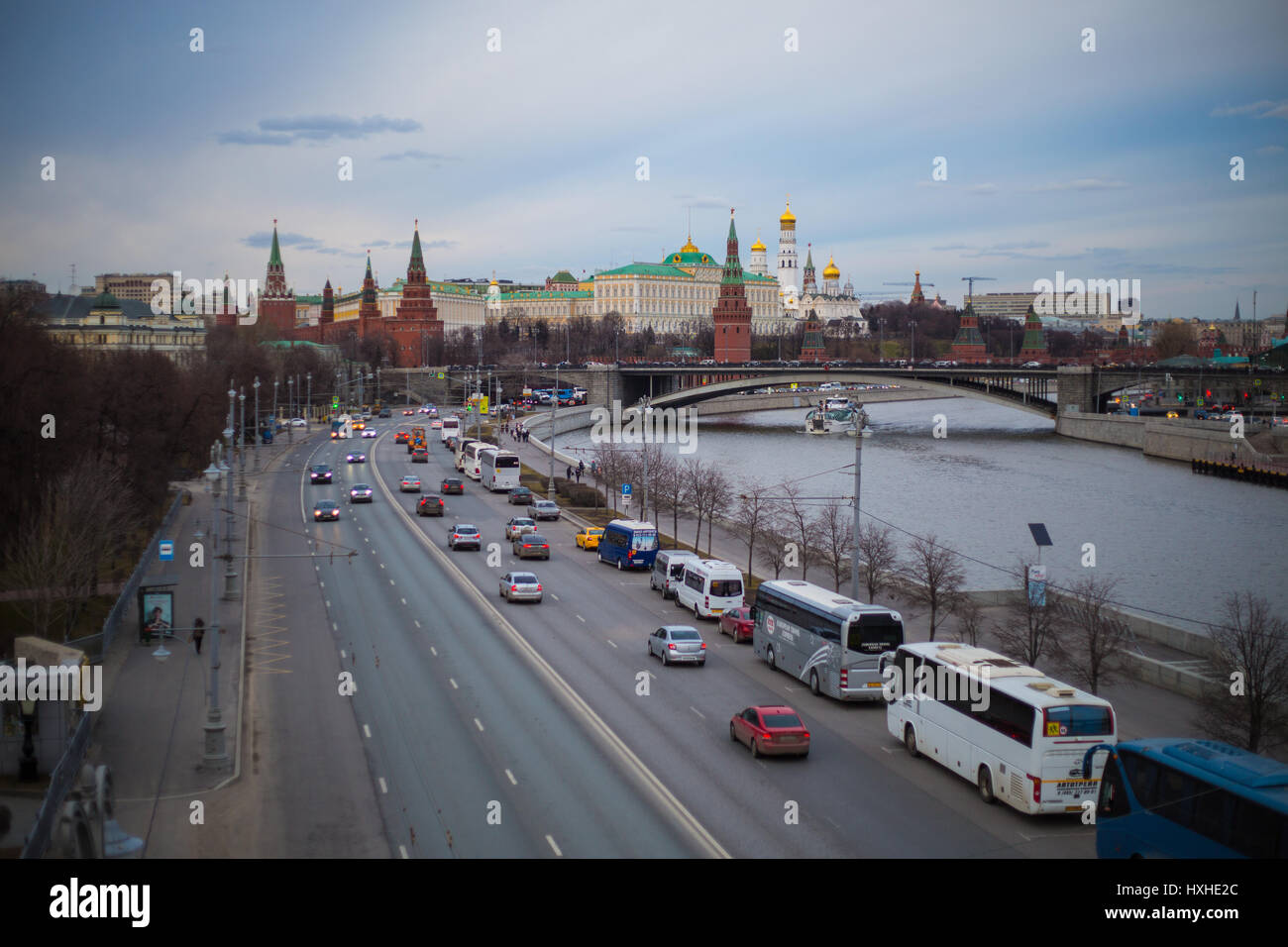 Moscow Kremlin, Moscow River and buses Stock Photo - Alamy
