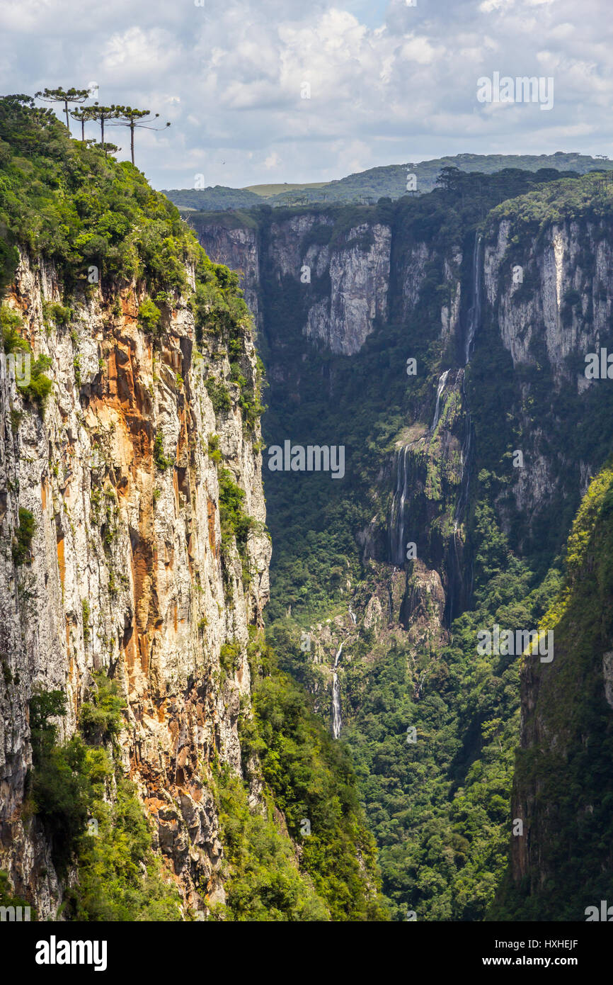 Waterfall at Itaimbezinho Canyon, Cambara do Sul, Rio Grande do Sul ...