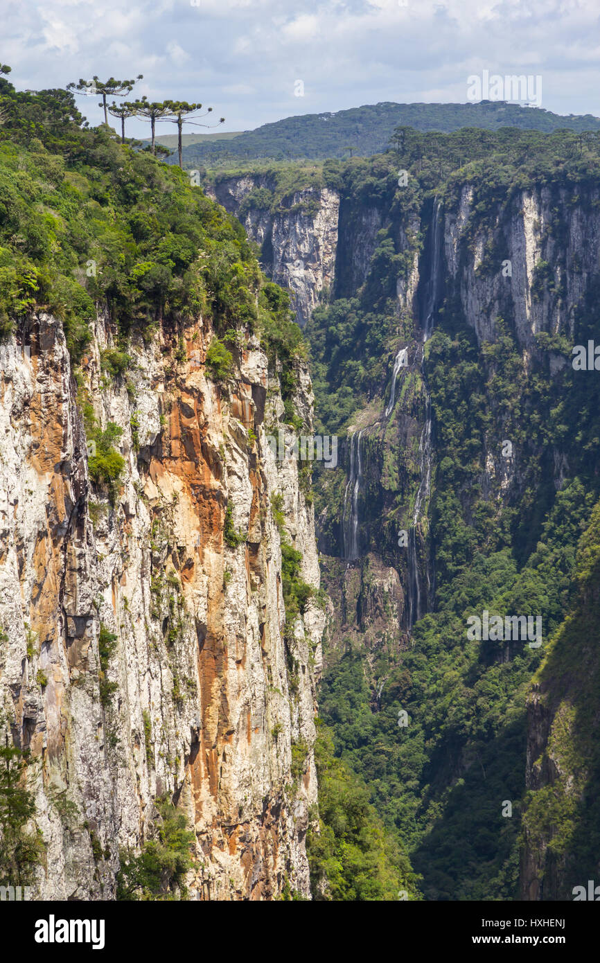 Waterfall at Itaimbezinho Canyon, Cambara do Sul, Rio Grande do Sul ...