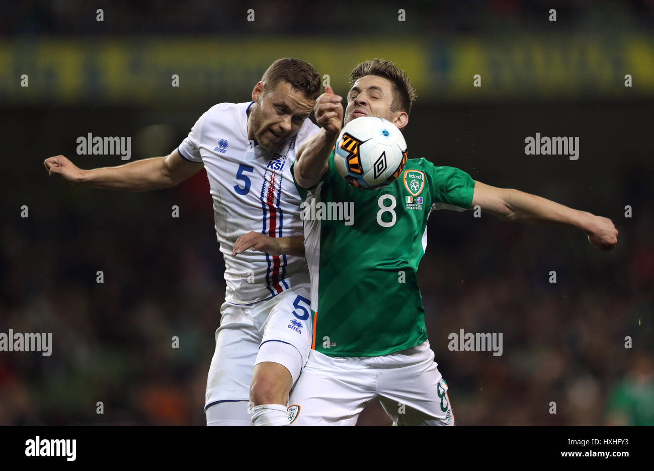 Republic of irelands kevin doyle hi-res stock photography and images ...