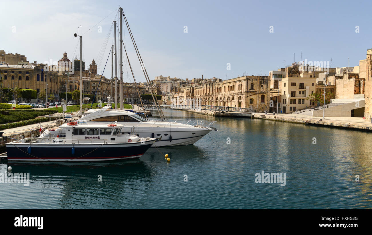 Dockyard Creek, Birgu/Senglea, Valletta, Malta Stock Photo - Alamy