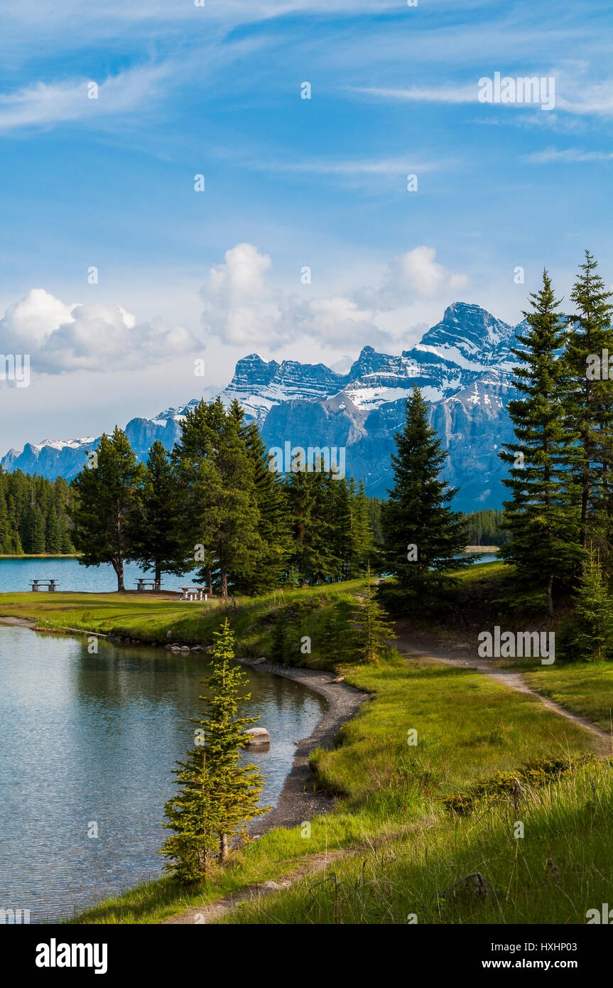 Two Jack Lake, Banff National Park, Alberta, Canada Stock Photo - Alamy