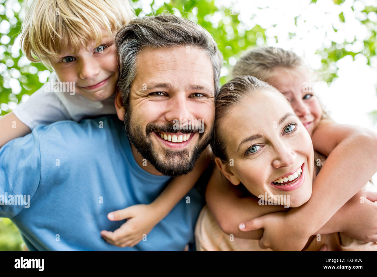 Kids piggyback hi-res stock photography and images - Alamy