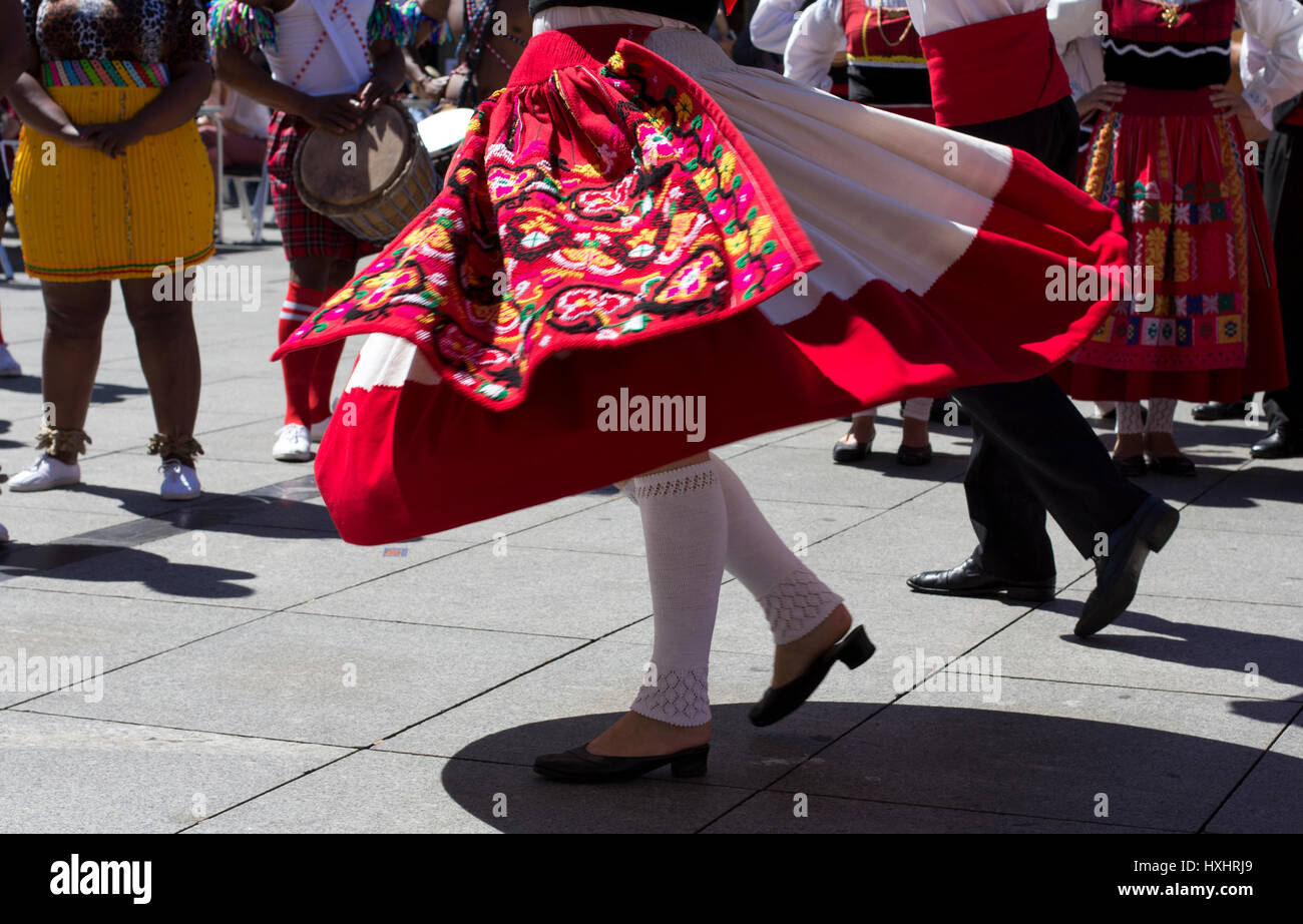Traditional portuguese dancers Stock Photo - Alamy