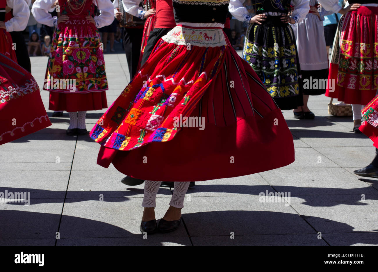 Traditional portuguese dancers Stock Photo - Alamy