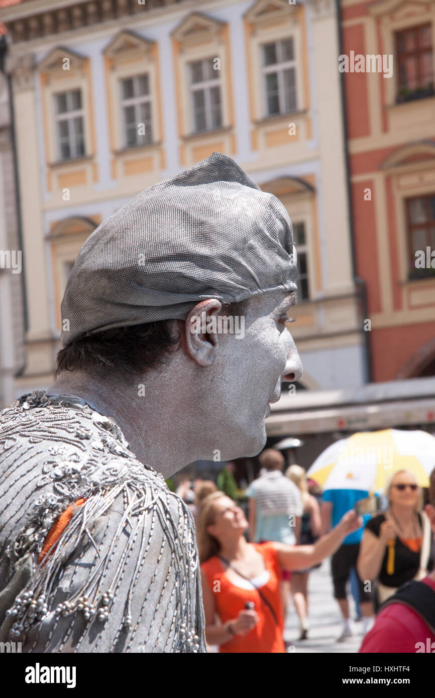 Street performer dressed in silver hi-res stock photography and images ...