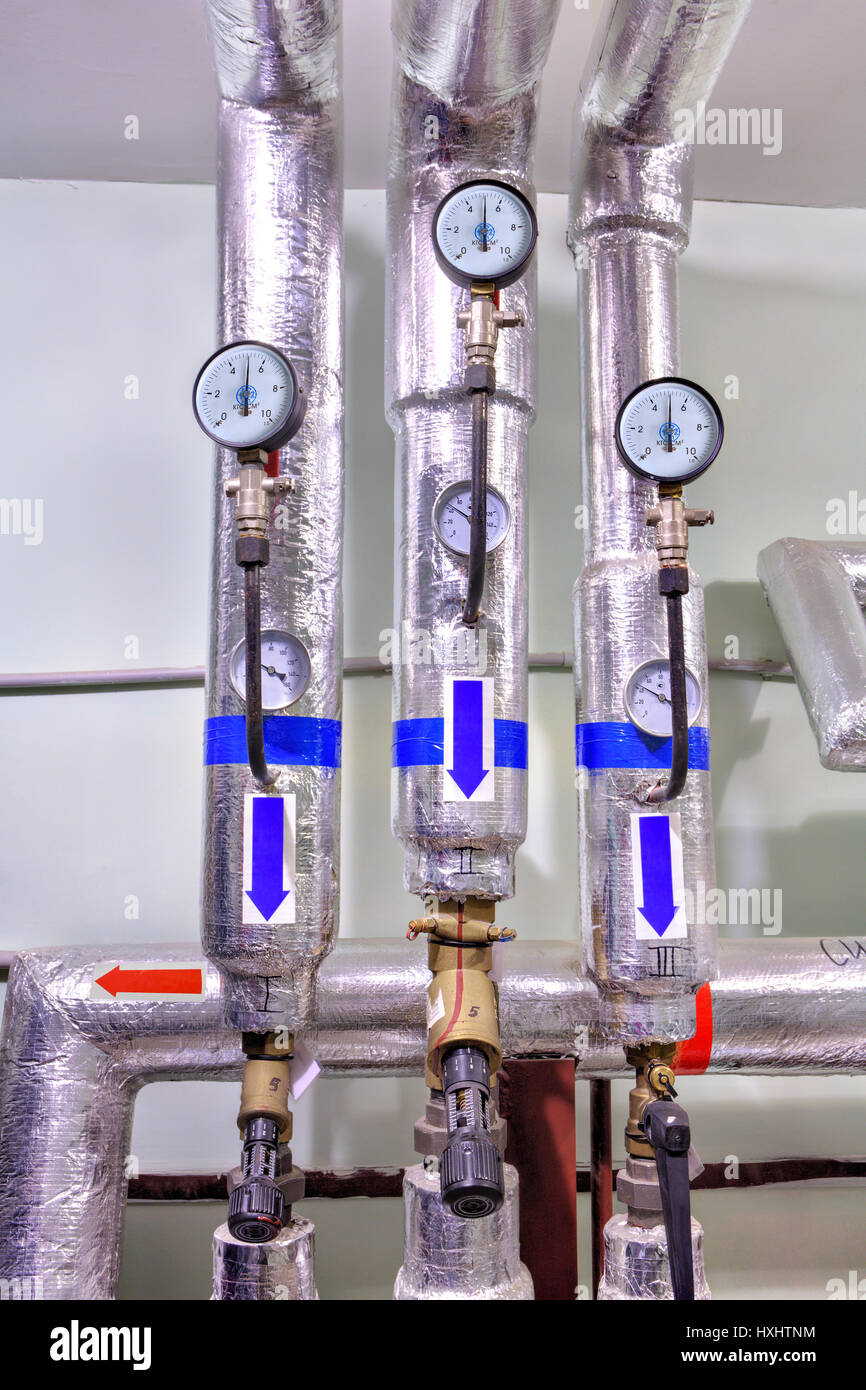 Thermal insulation and pressure measurement devices on the heating ...