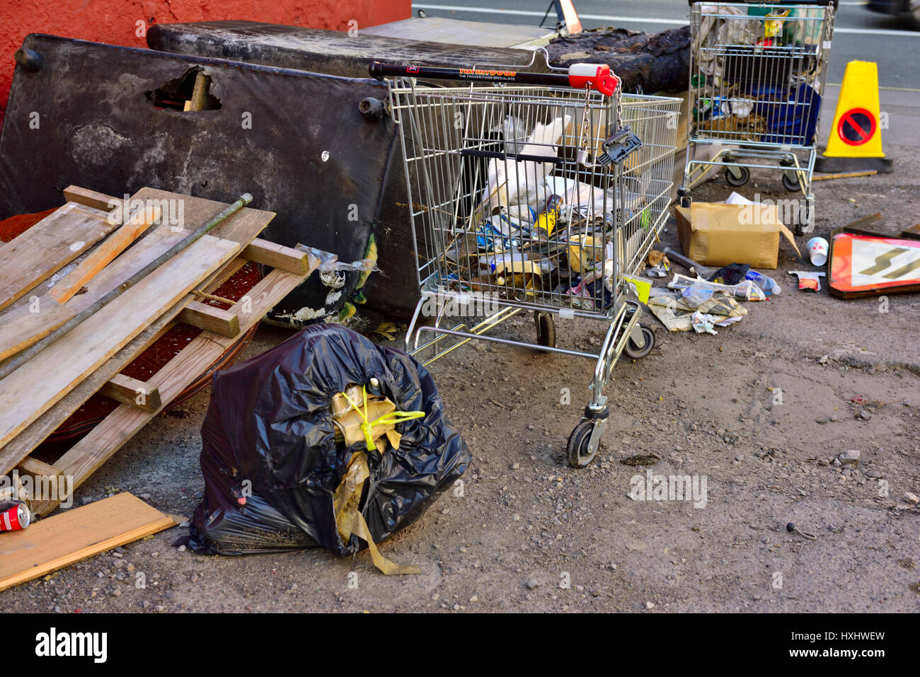Fly tipping sofa hi-res stock photography and images - Alamy