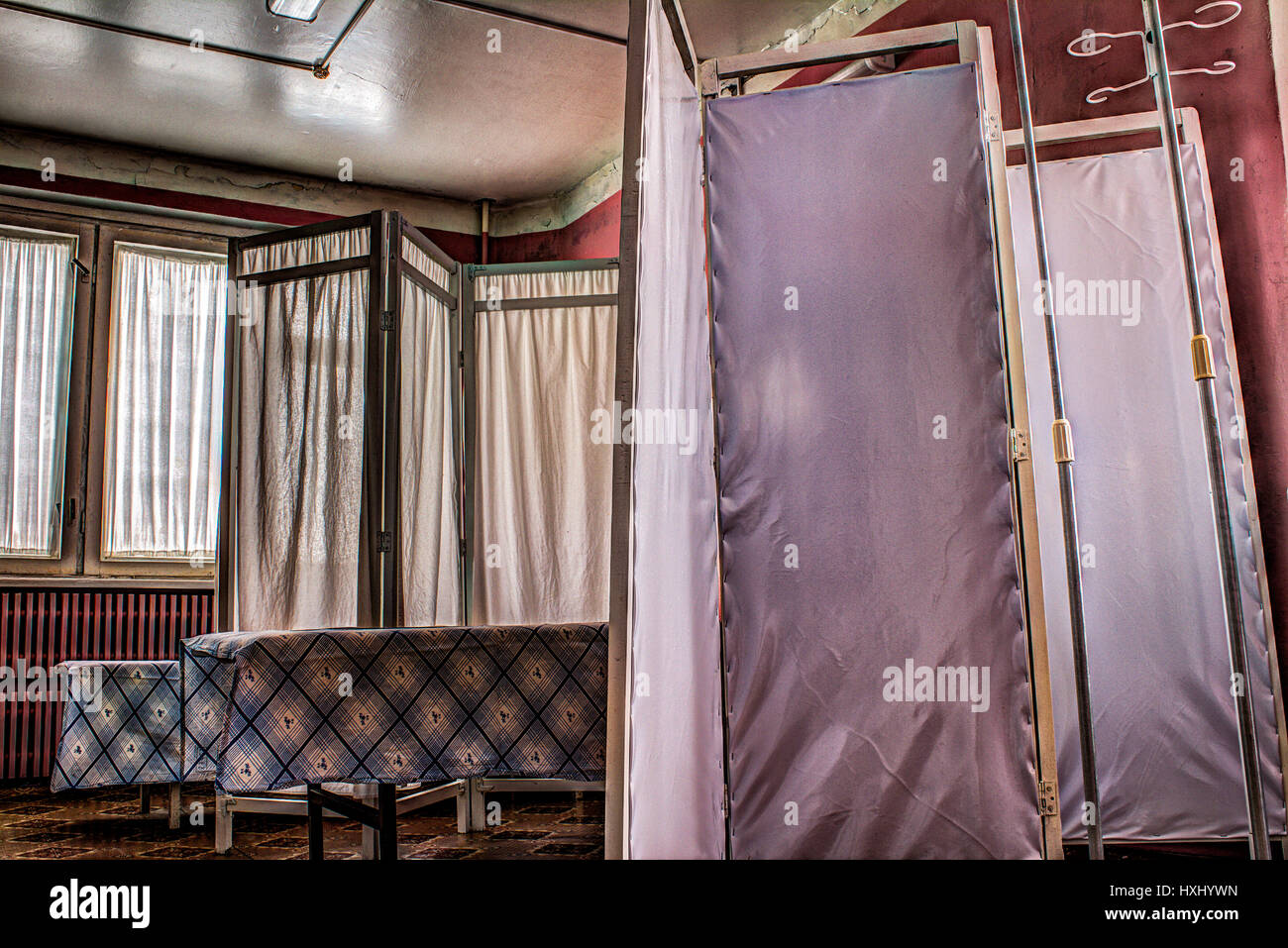 Death bed hospital hi-res stock photography and images - Alamy