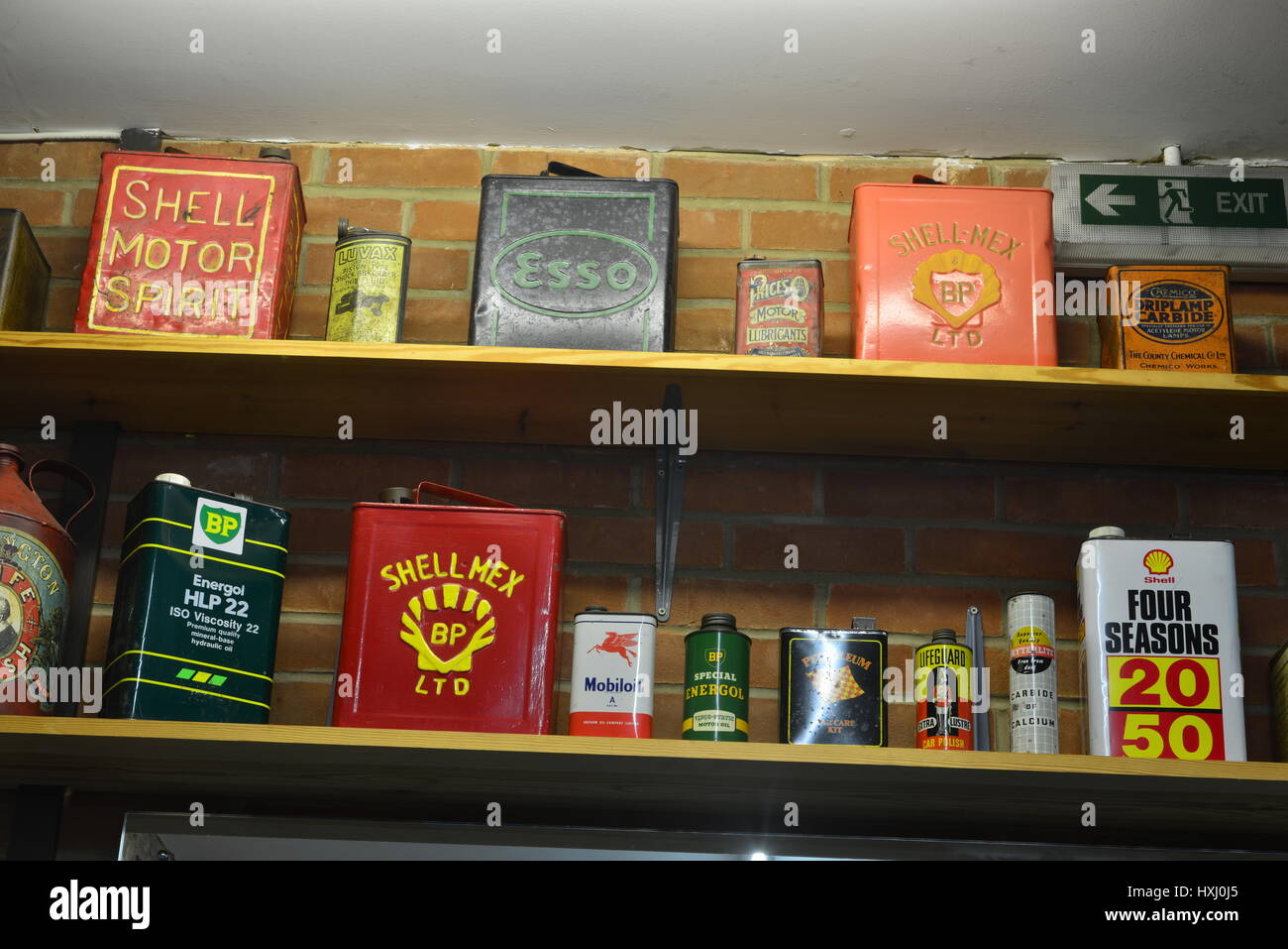 Empty oil cans hi-res stock photography and images - Alamy