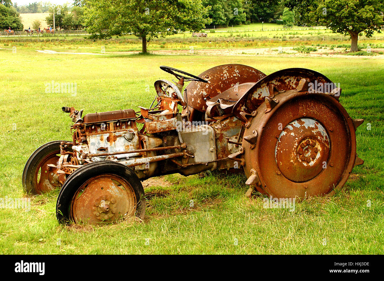Rusty Tractor in a New Forest Field in Burley, Hampshire, England Stock ...