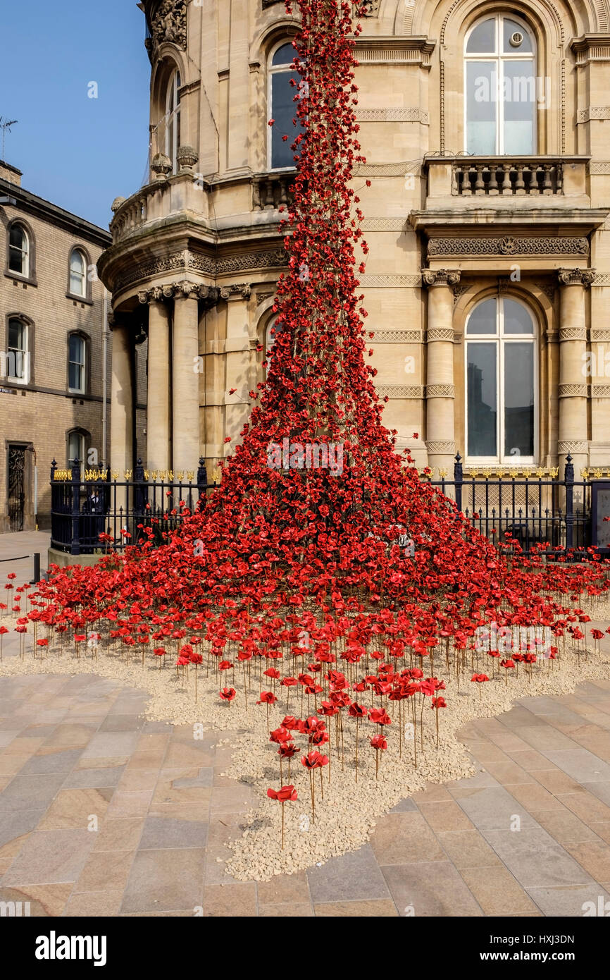 Poppies Weeping Window by artist Paul Cummings & designer Tom Piper to ...