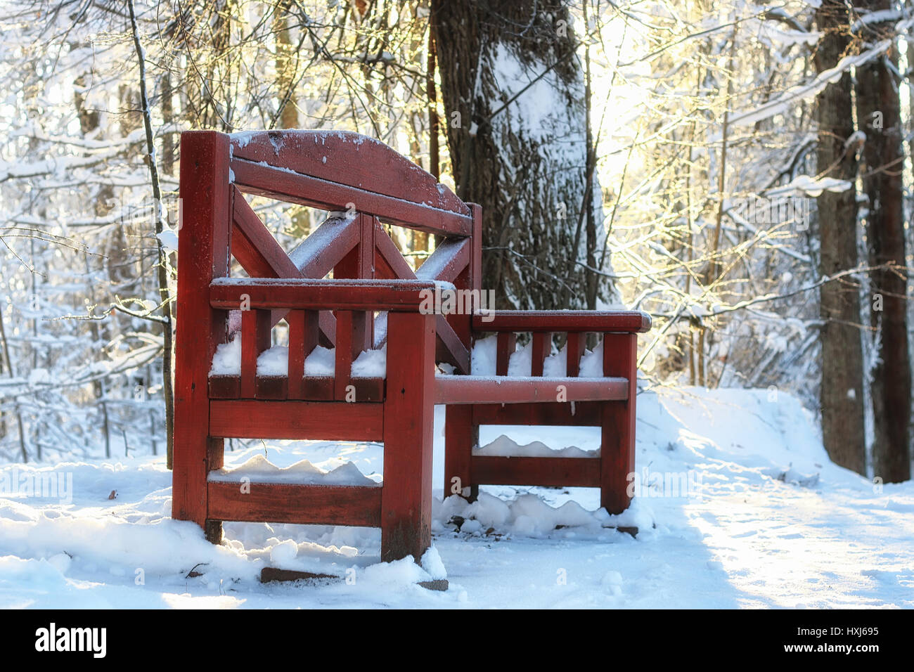 wood bench in winter Stock Photo - Alamy