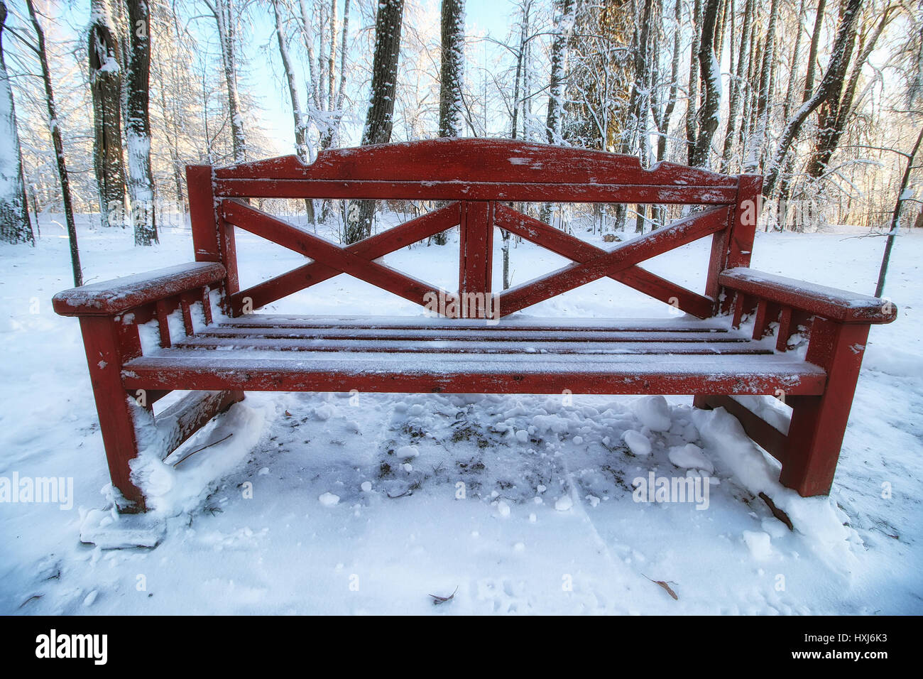 wood bench in winter Stock Photo - Alamy