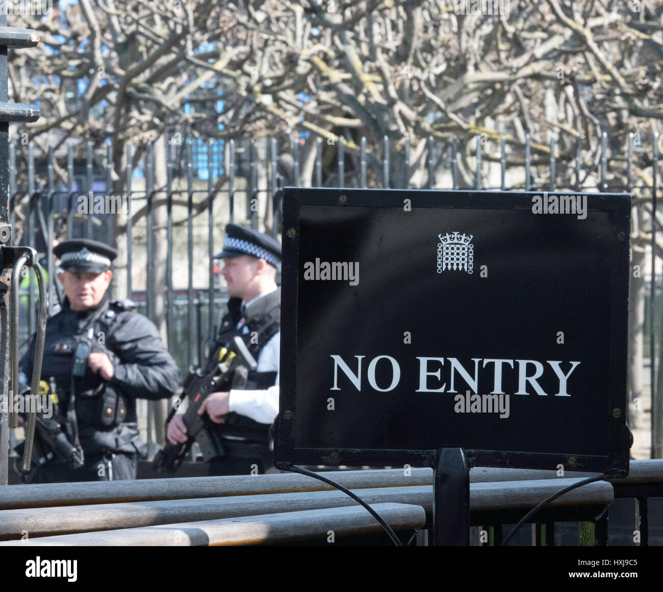 Polcie and security hi-res stock photography and images - Alamy