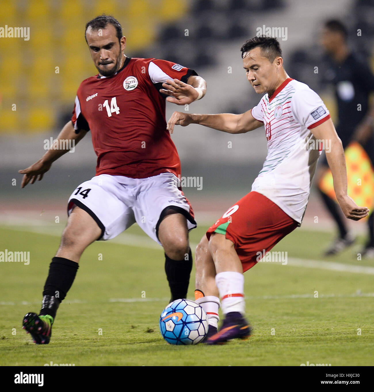 Doha, Qatar. 28th Mar, 2017. Hamada Ahmed Mohammed Al-Zubairi (L) of ...