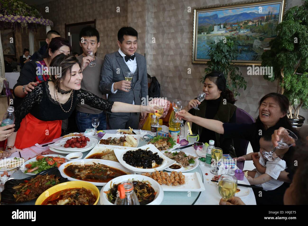 Russian girl chinese man hi-res stock photography and images - Alamy