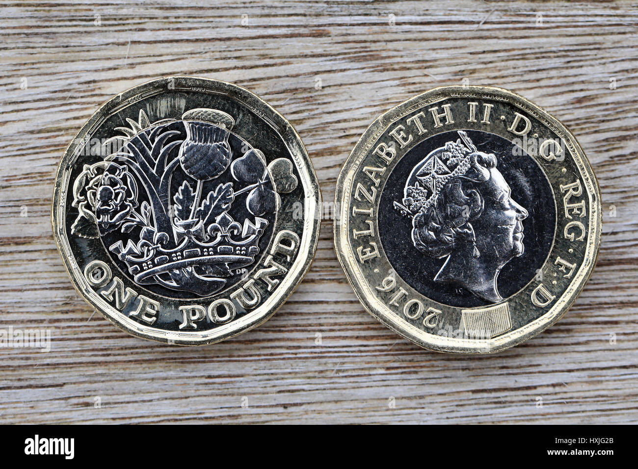 London, UK. 28th Mar, 2017. The new 12 twelve sided £1 one pound coin ...
