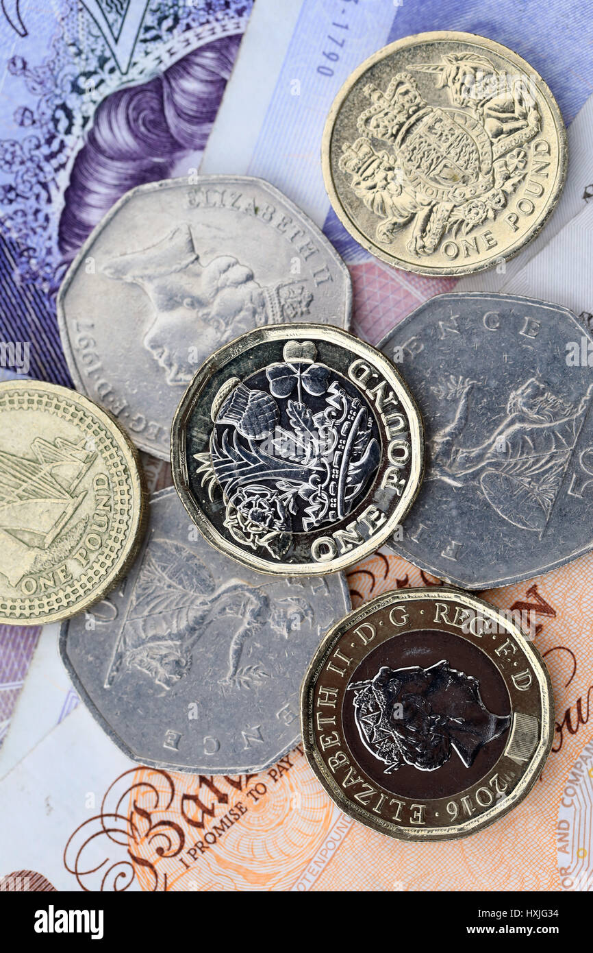 London, UK. 28th Mar, 2017. The new 12 twelve sided £1 one pound coin ...