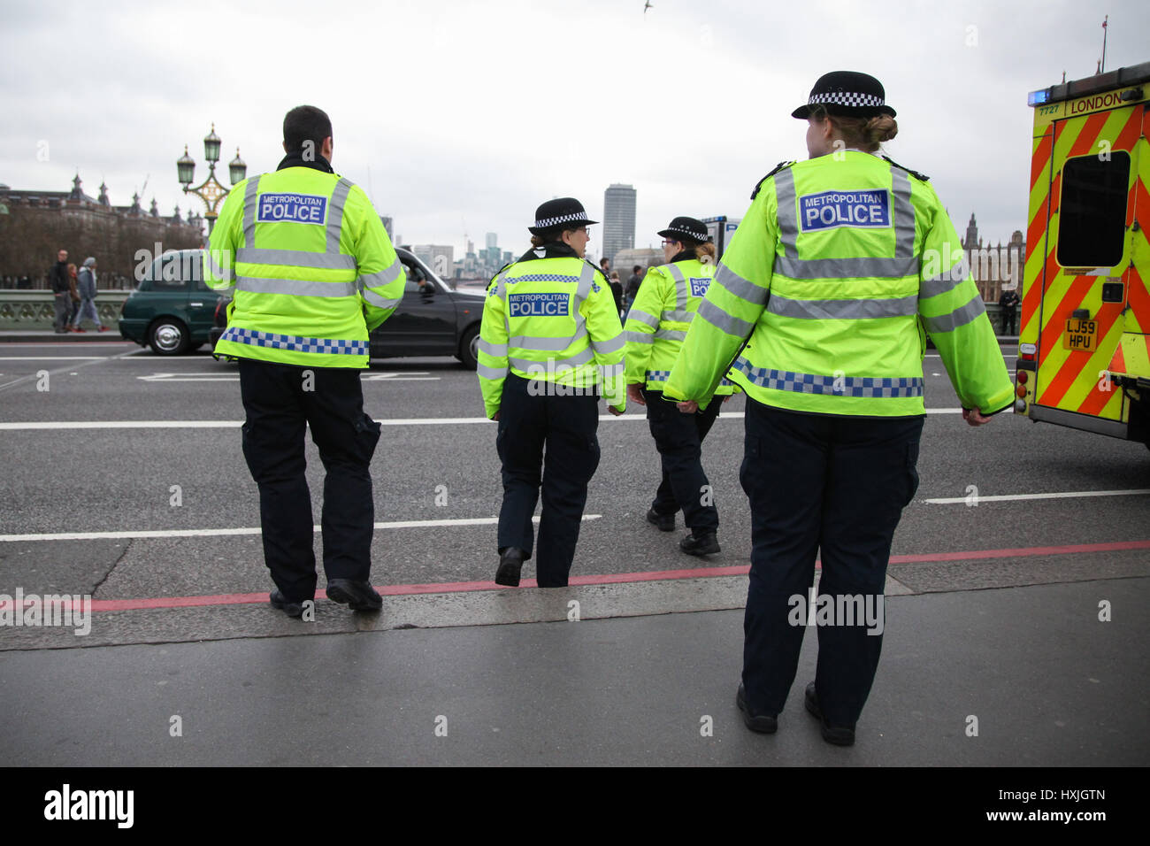 Ambulance on westminster bridge hi-res stock photography and images - Alamy