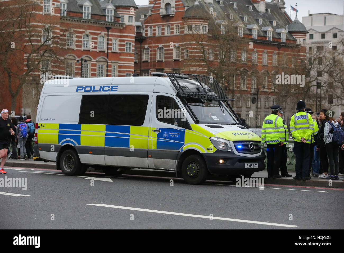 London fire bridge officers hi-res stock photography and images - Alamy