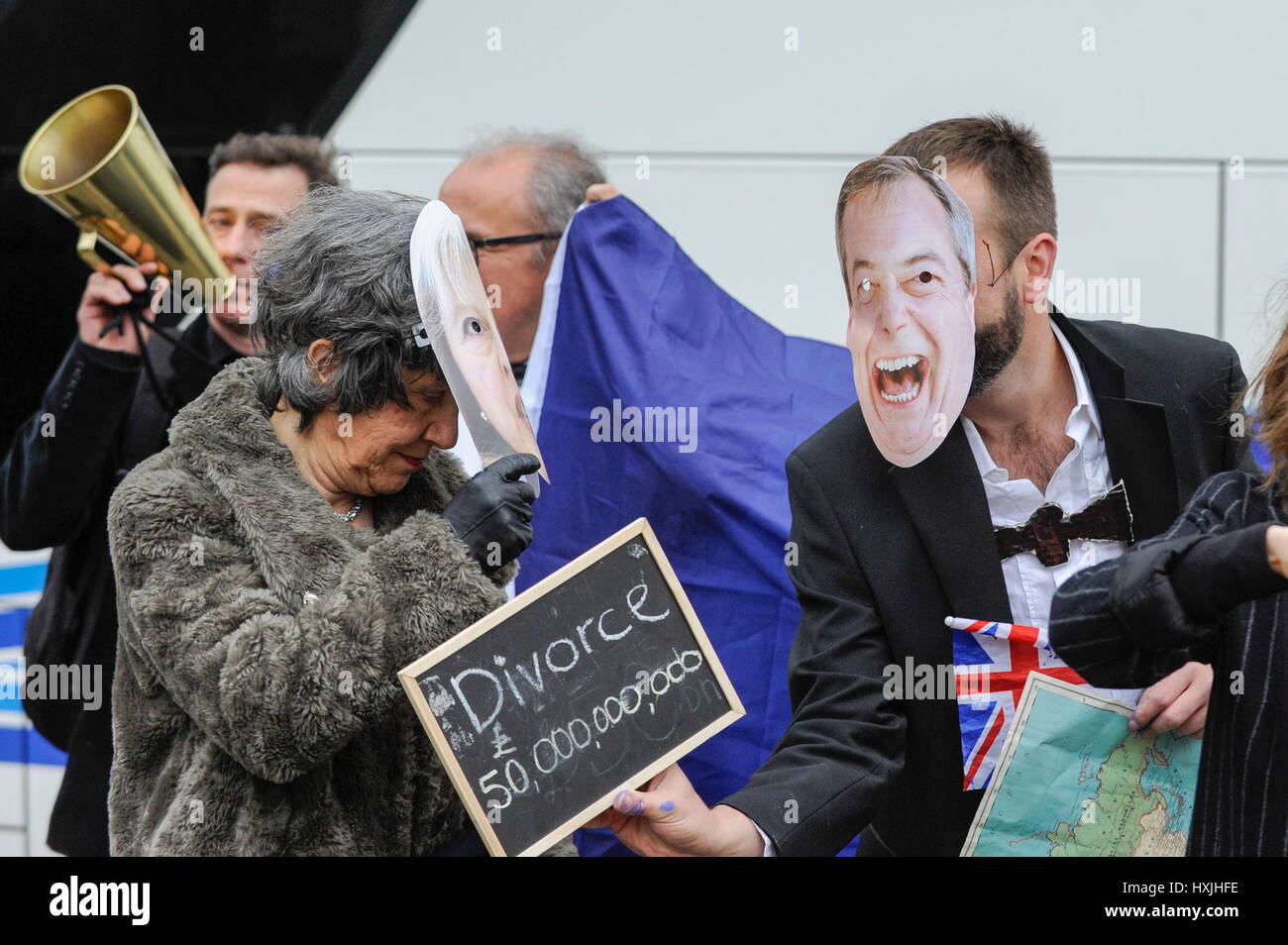 Farage mask hi-res stock photography and images - Alamy
