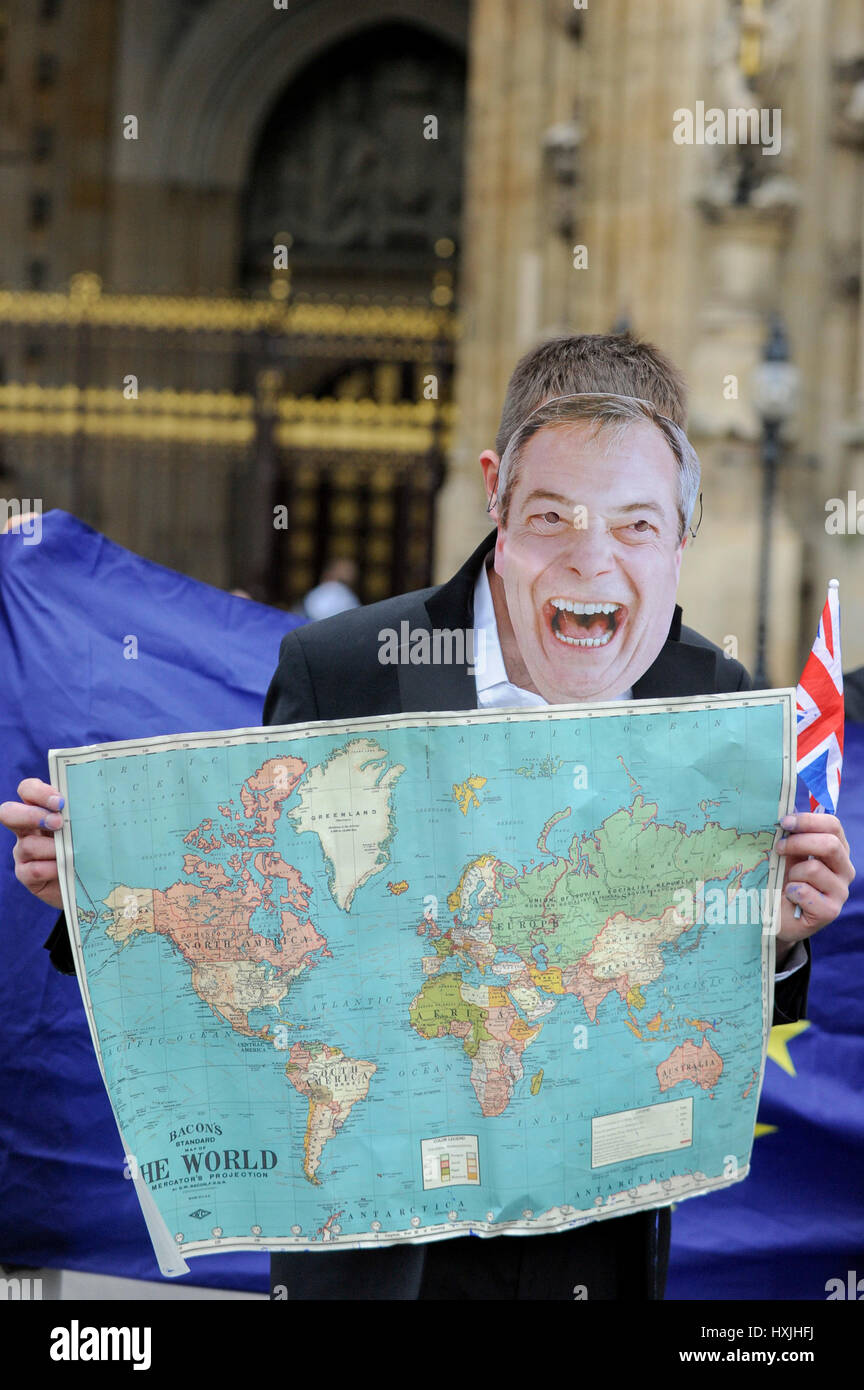 Nigel farage signature hi-res stock photography and images - Alamy