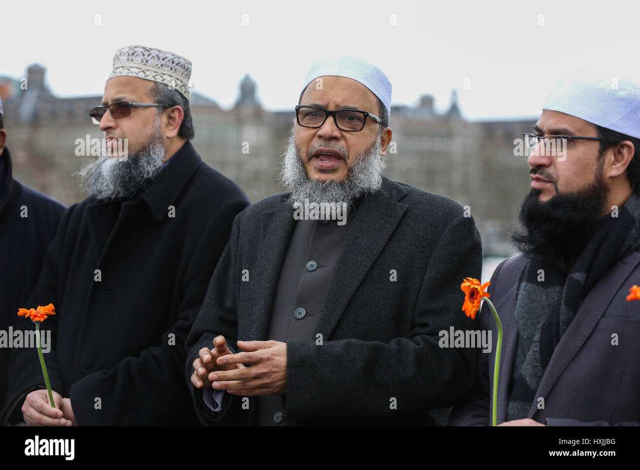 Westminster Bridge. London, UK. 29th Mar, 2017. Colleagues of PC Keith ...