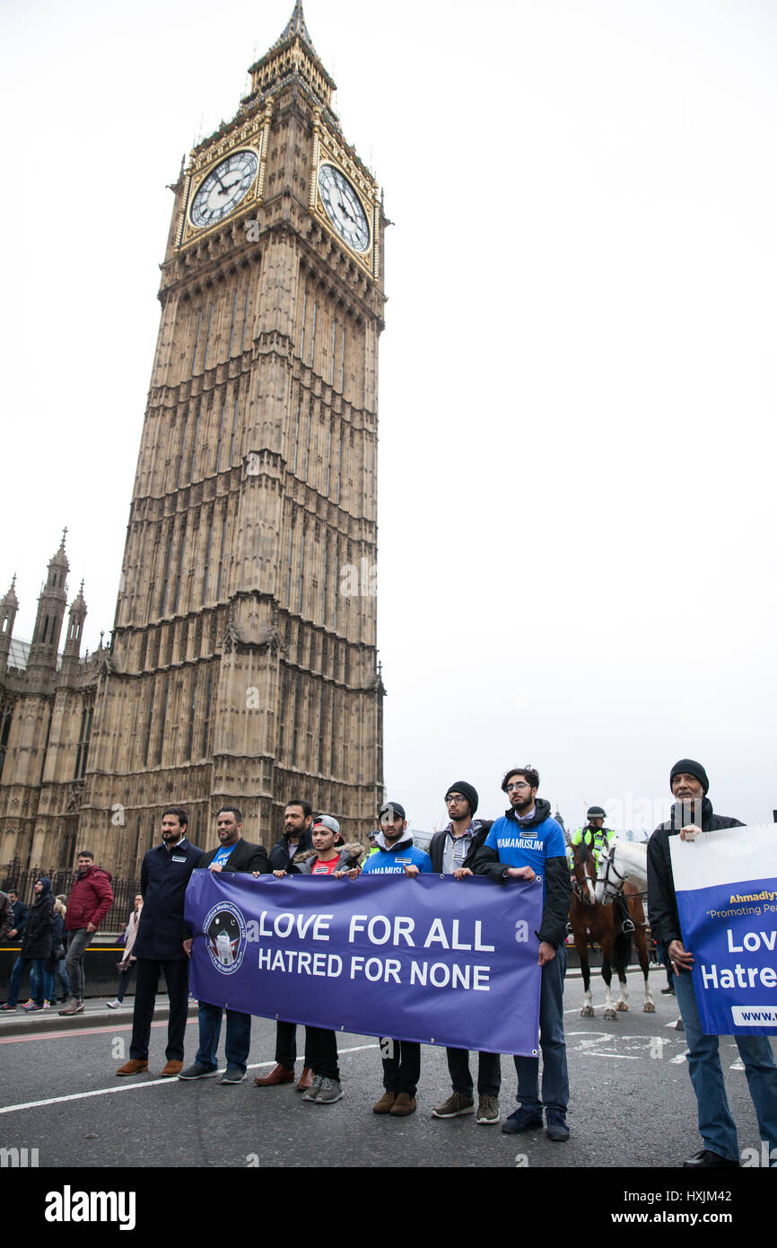 Muslim westminster bridge hi-res stock photography and images - Alamy