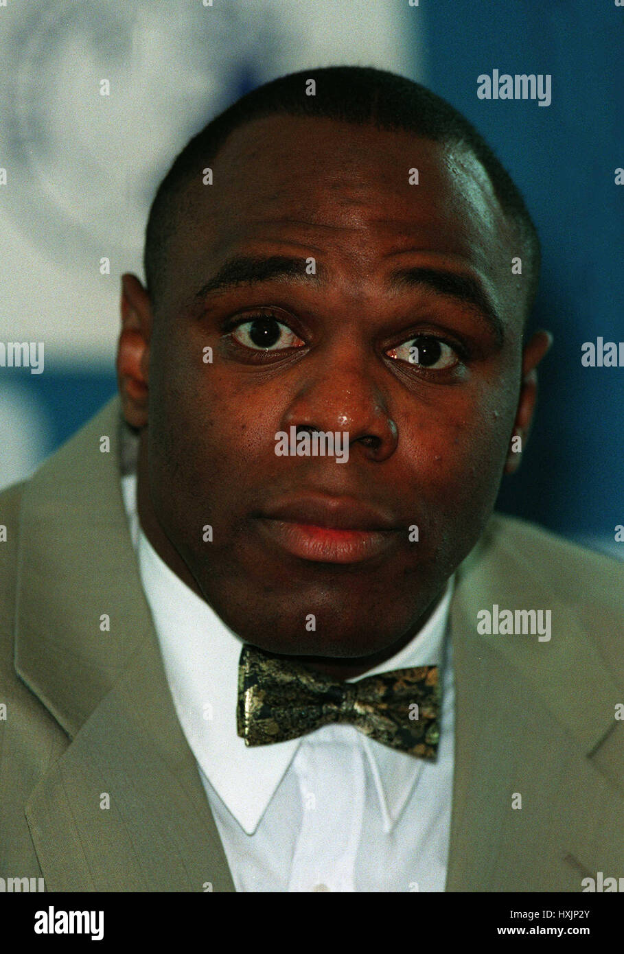 MICHAEL BENTT WBO HEAVYWEIGHT CHAMPION BOXER 08 March 1994 Stock Photo - Alamy