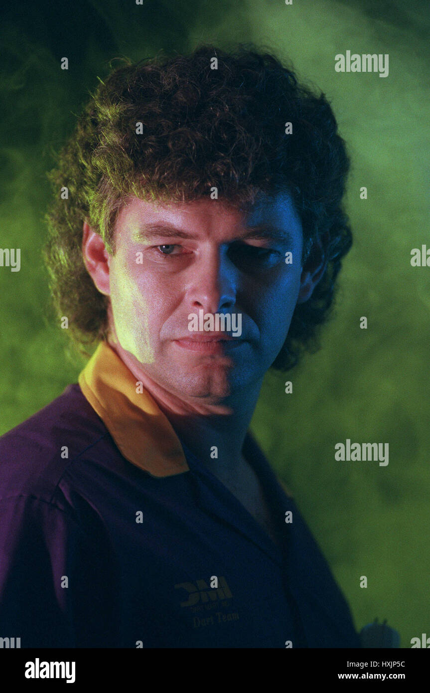 GERALD VERRIER PRO DARTS WDC 13 January 1995 Stock Photo - Alamy
