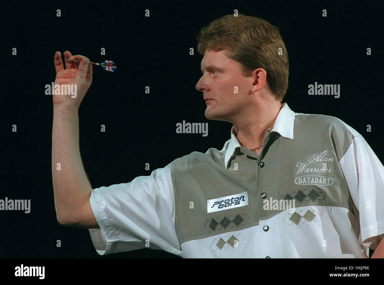ALAN WARRINER PRO DARTS WDC 12 January 1995 Stock Photo - Alamy