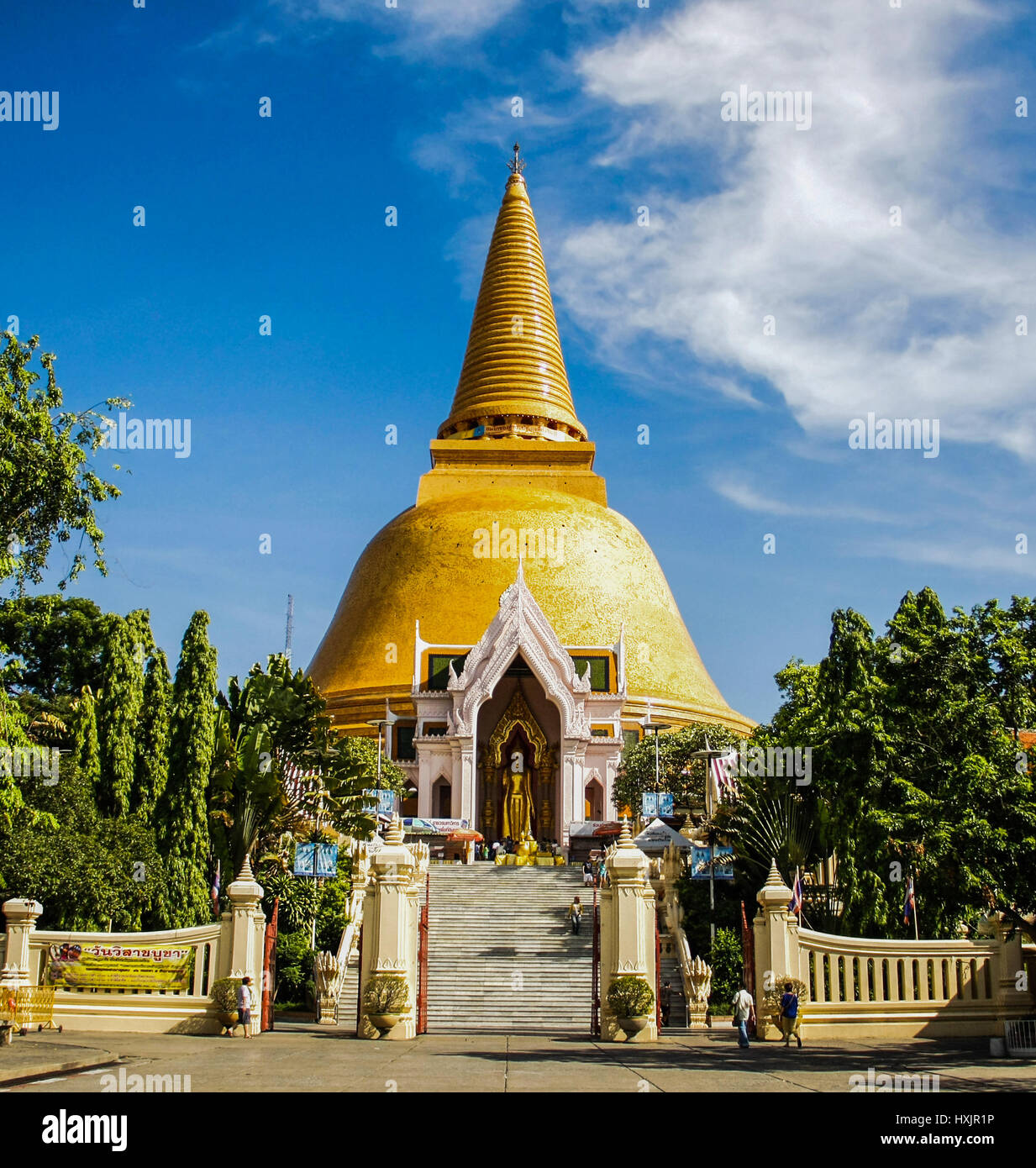 Nakhonpathom hi-res stock photography and images - Alamy