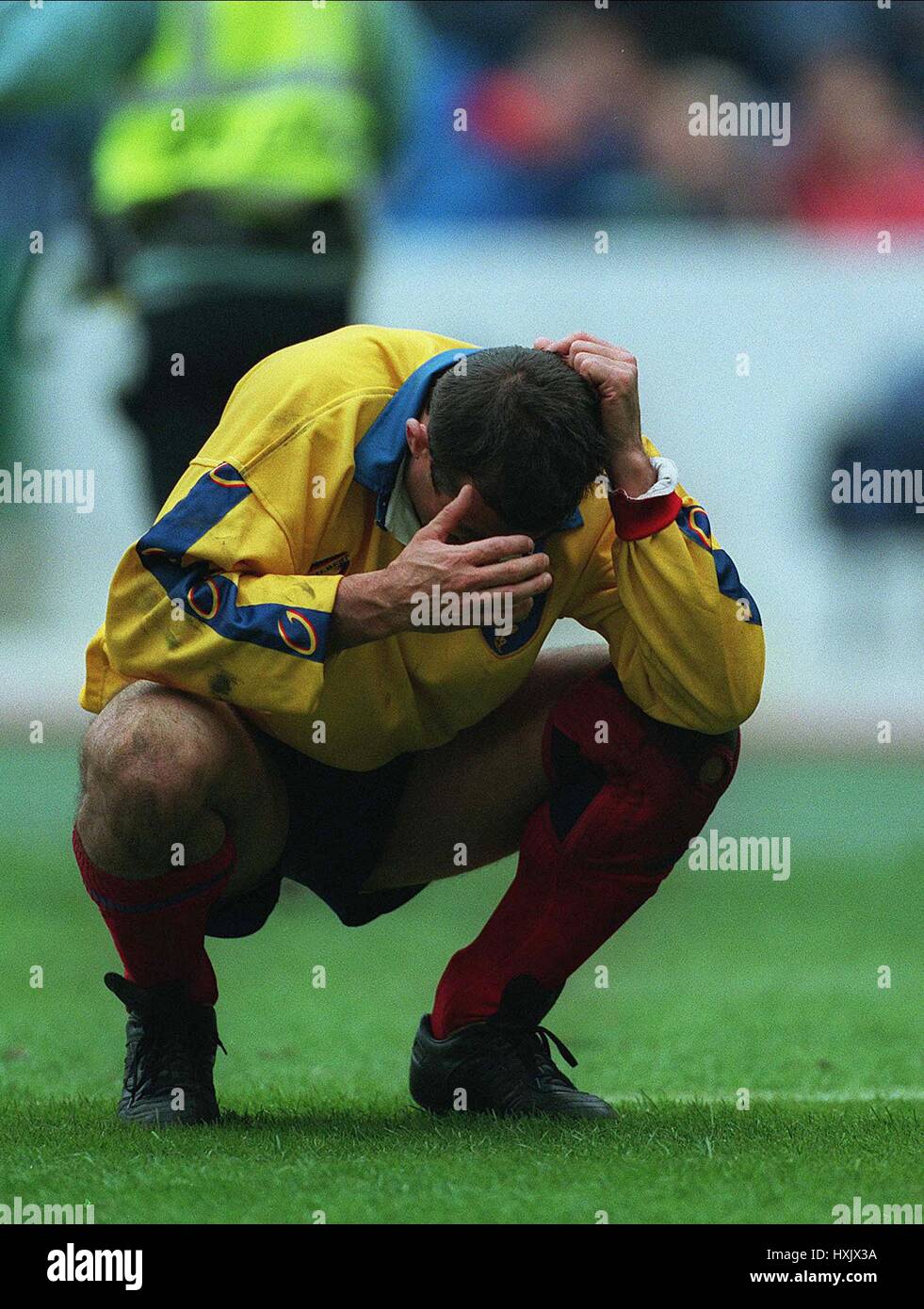 DANIEL NEAGA SCOTLAND V ROMANIA 22 April 1995 Stock Photo - Alamy