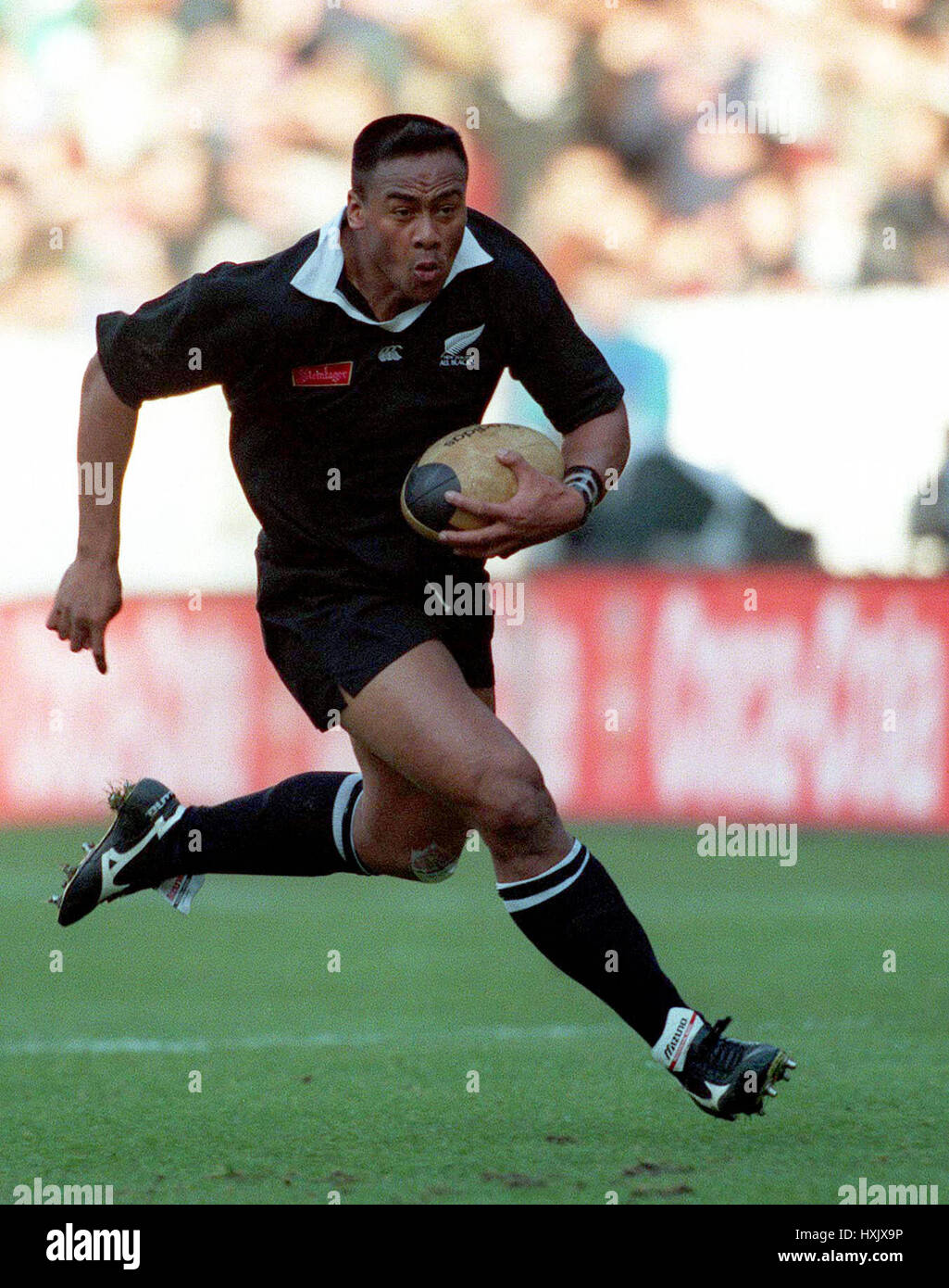JONAH LOMU NEW ZEALAND RU 21 November 1995 Stock Photo - Alamy