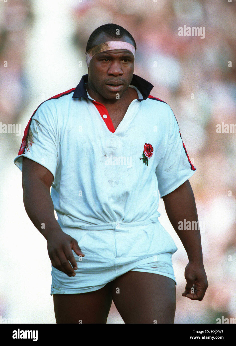 VICTOR UBOGU ENGLAND & BATH RU 13 February 1995 Stock Photo - Alamy