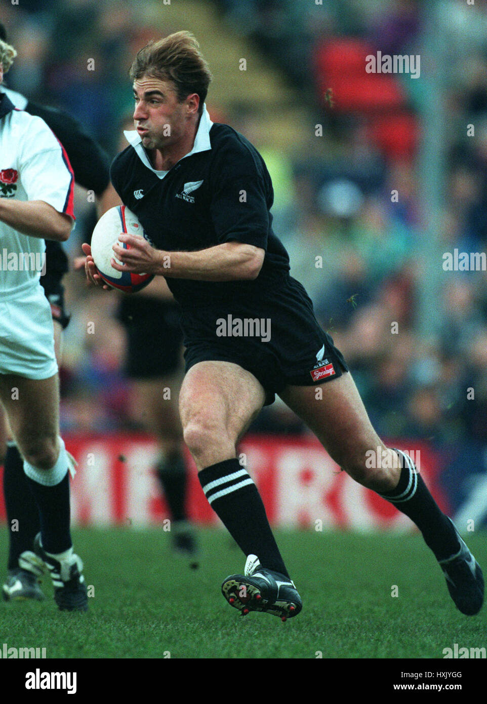 MATTHEW COOPER NEW ZEALAND RU 29 November 1993 Stock Photo - Alamy
