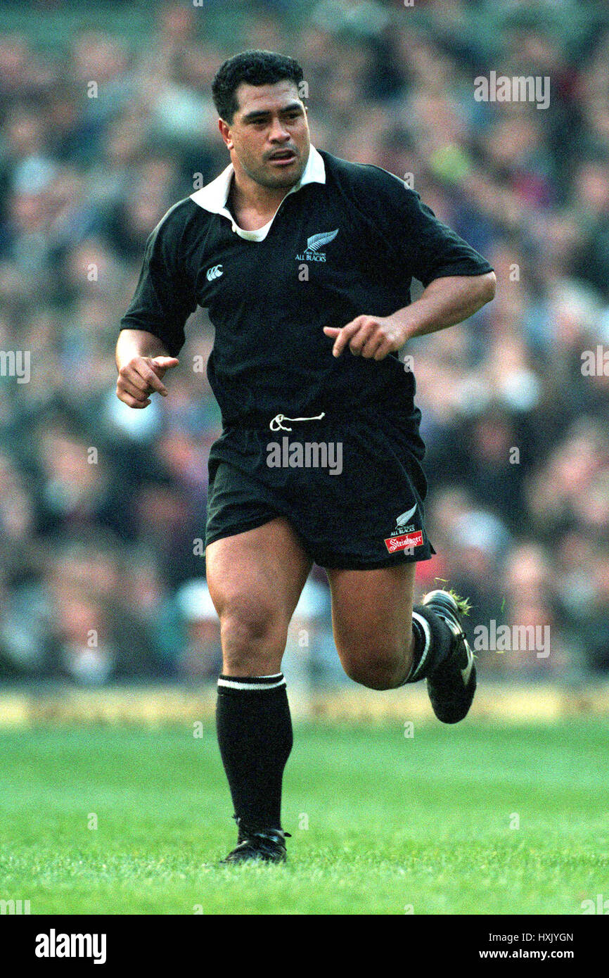 OLO BROWN NEW ZEALAND RU 29 November 1993 Stock Photo - Alamy