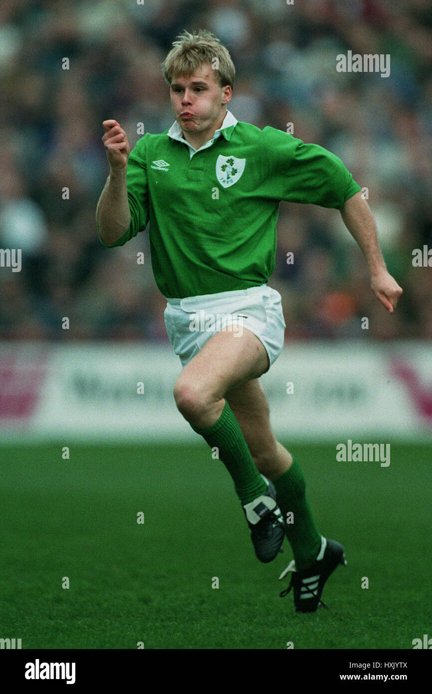 SIMON GEOGHEGAN IRELAND & LONDON IRISH 22 February 1993 Stock Photo - Alamy