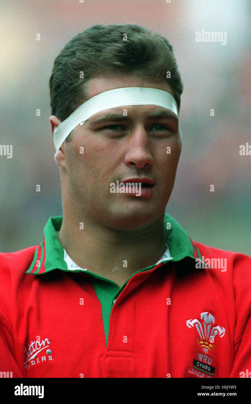 EMYR LEWIS WALES & LLANELLI RU 11 February 1993 Stock Photo - Alamy