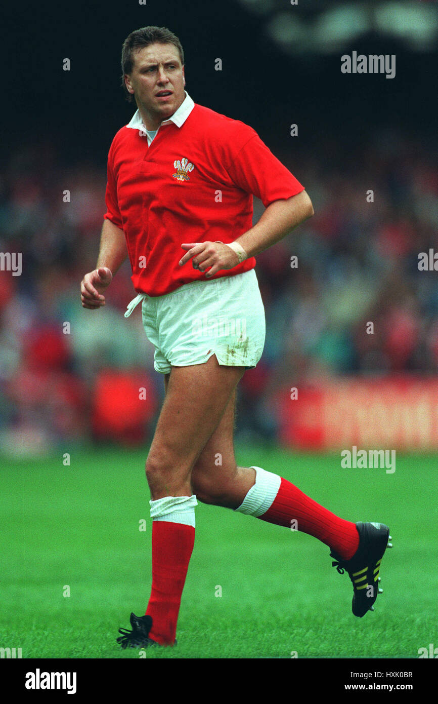 KEVIN MOSELEY WALES & PONTYPOOL RU 03 February 1992 Stock Photo - Alamy