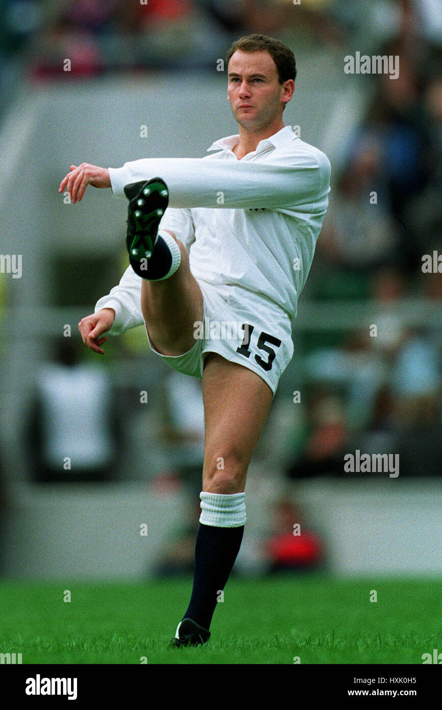 SIMON HODGKINSON ENGLAND & NOTTINGHAM RU 12 November 1990 Stock Photo ...