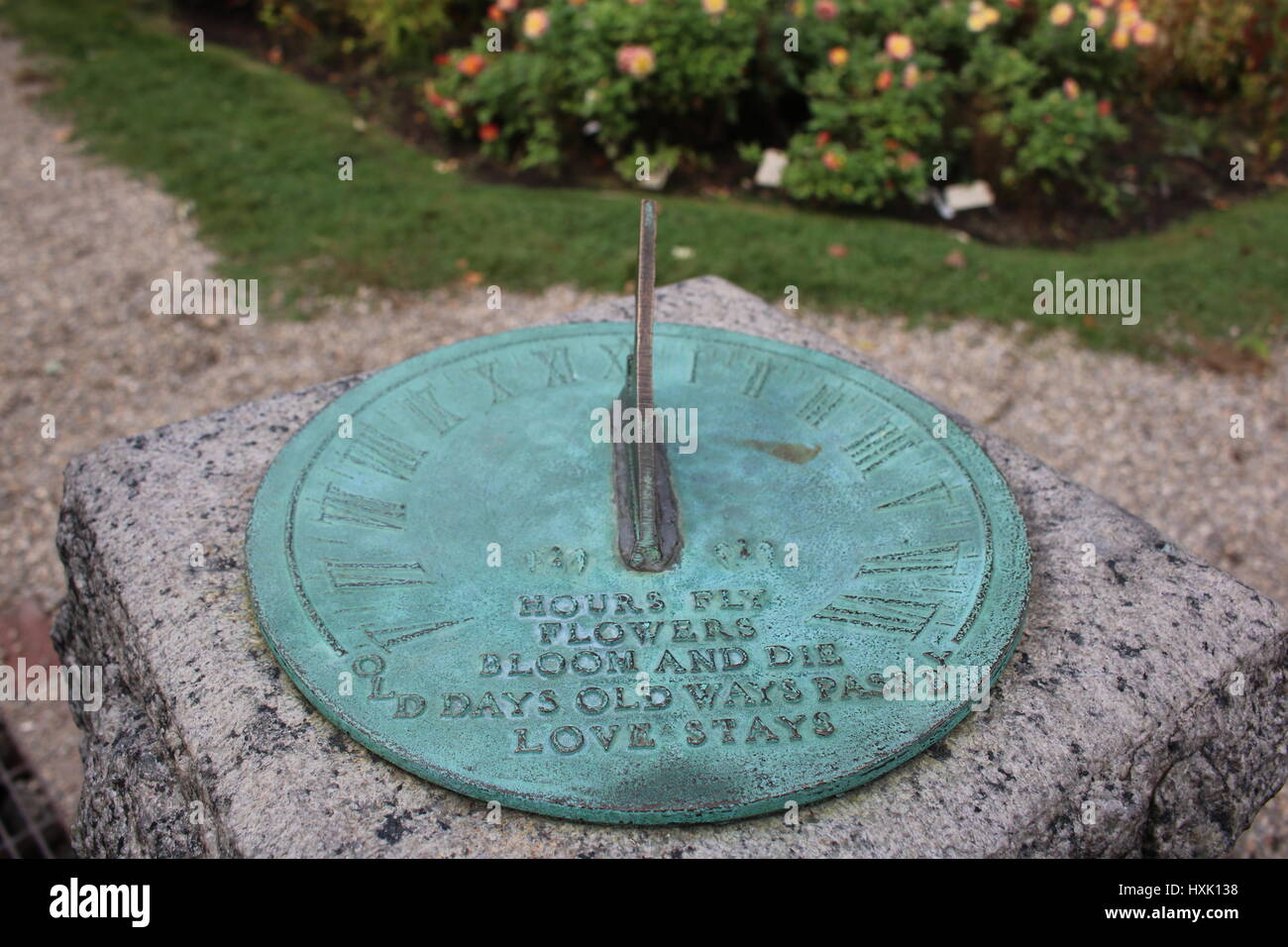 Garden sun dial hi-res stock photography and images - Alamy