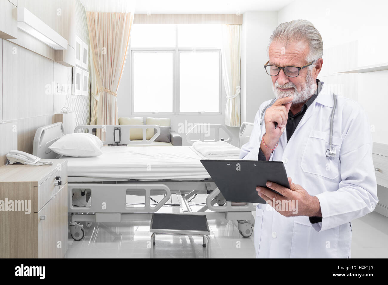 Hospital bed medical record hi-res stock photography and images - Alamy