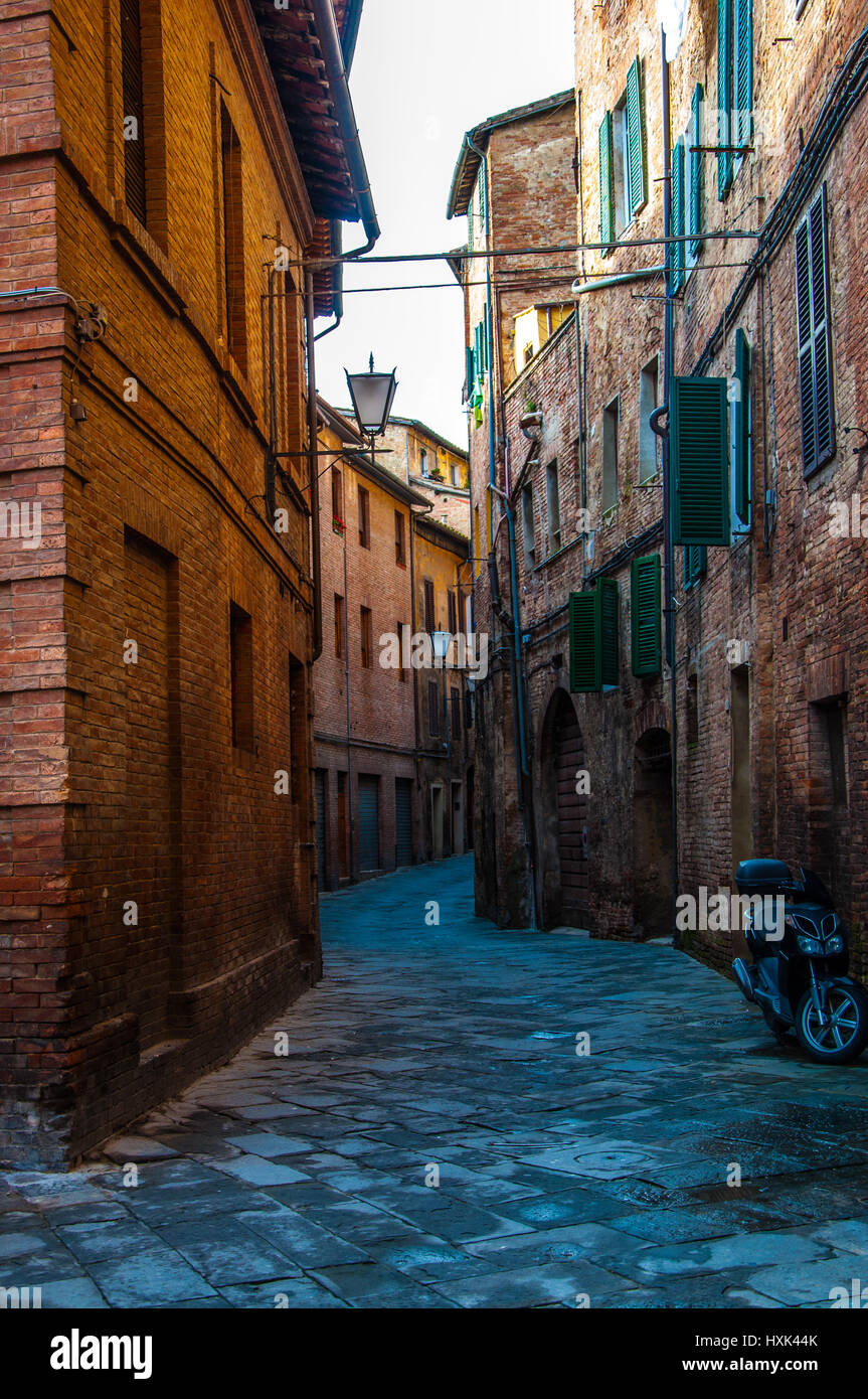 Tuscan street hi-res stock photography and images - Alamy