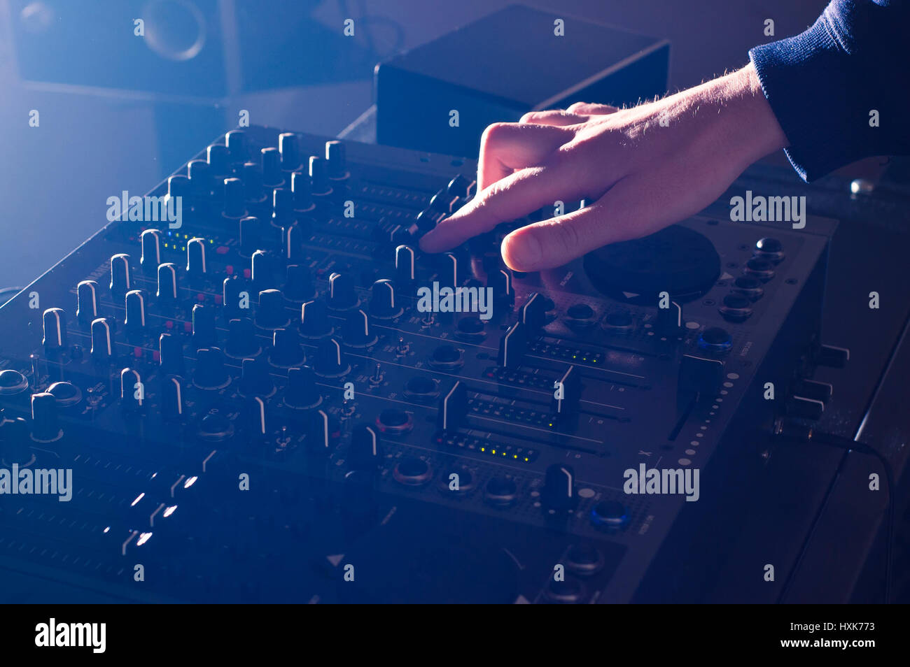 Female hands audio control hi-res stock photography and images - Alamy