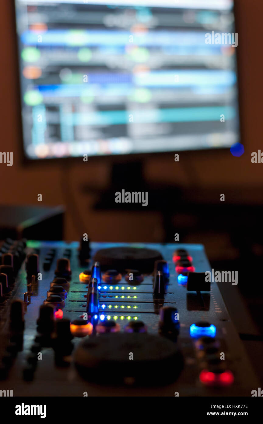 Mixing music and amateur hi-res stock photography and images - Alamy