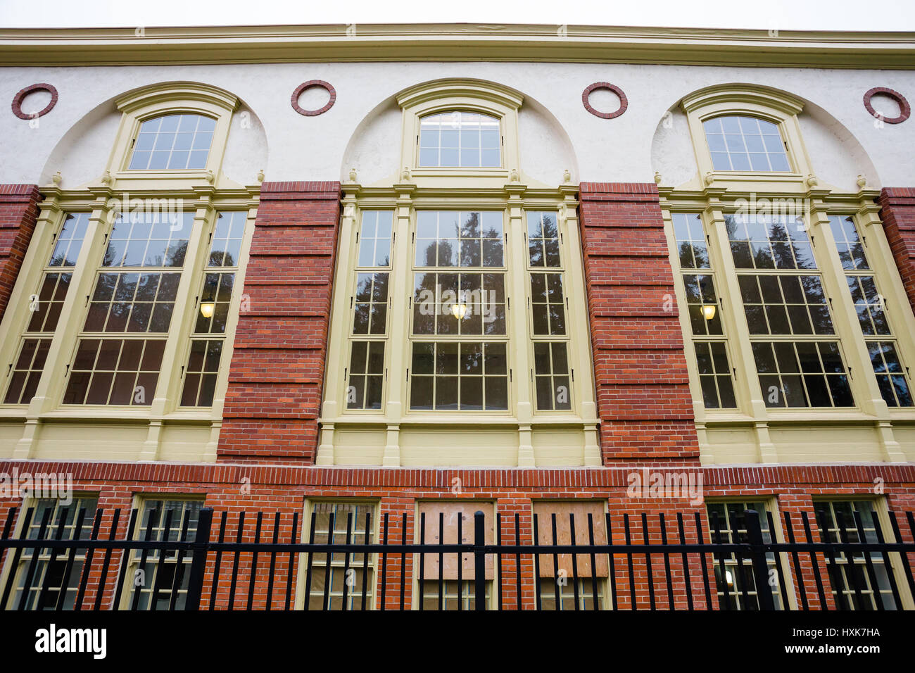 Famed Gerlinger Hall building on the University of Oregon Campus in ...