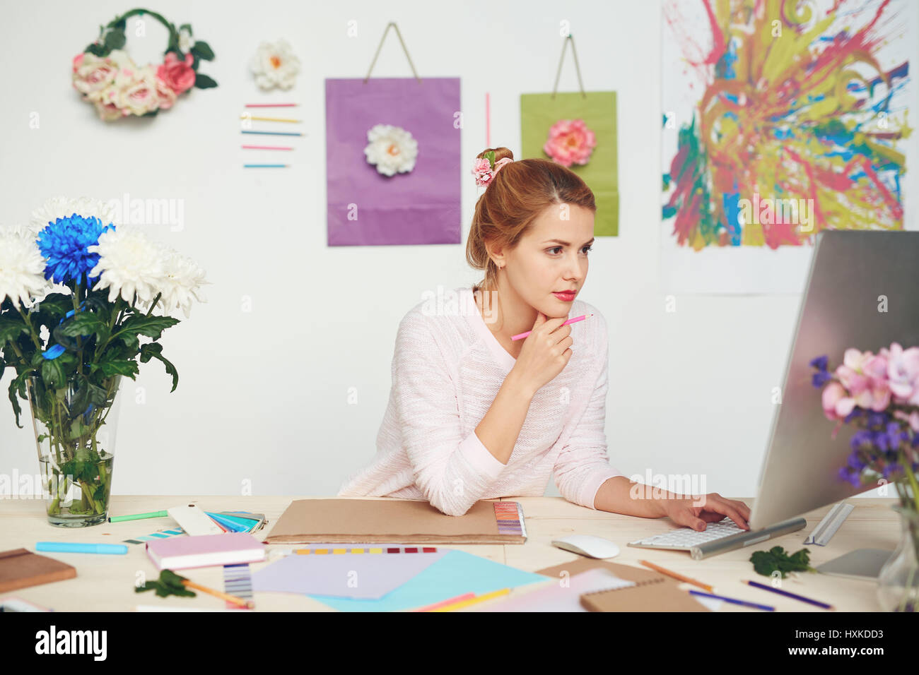 Illustrator desk hi-res stock photography and images - Alamy